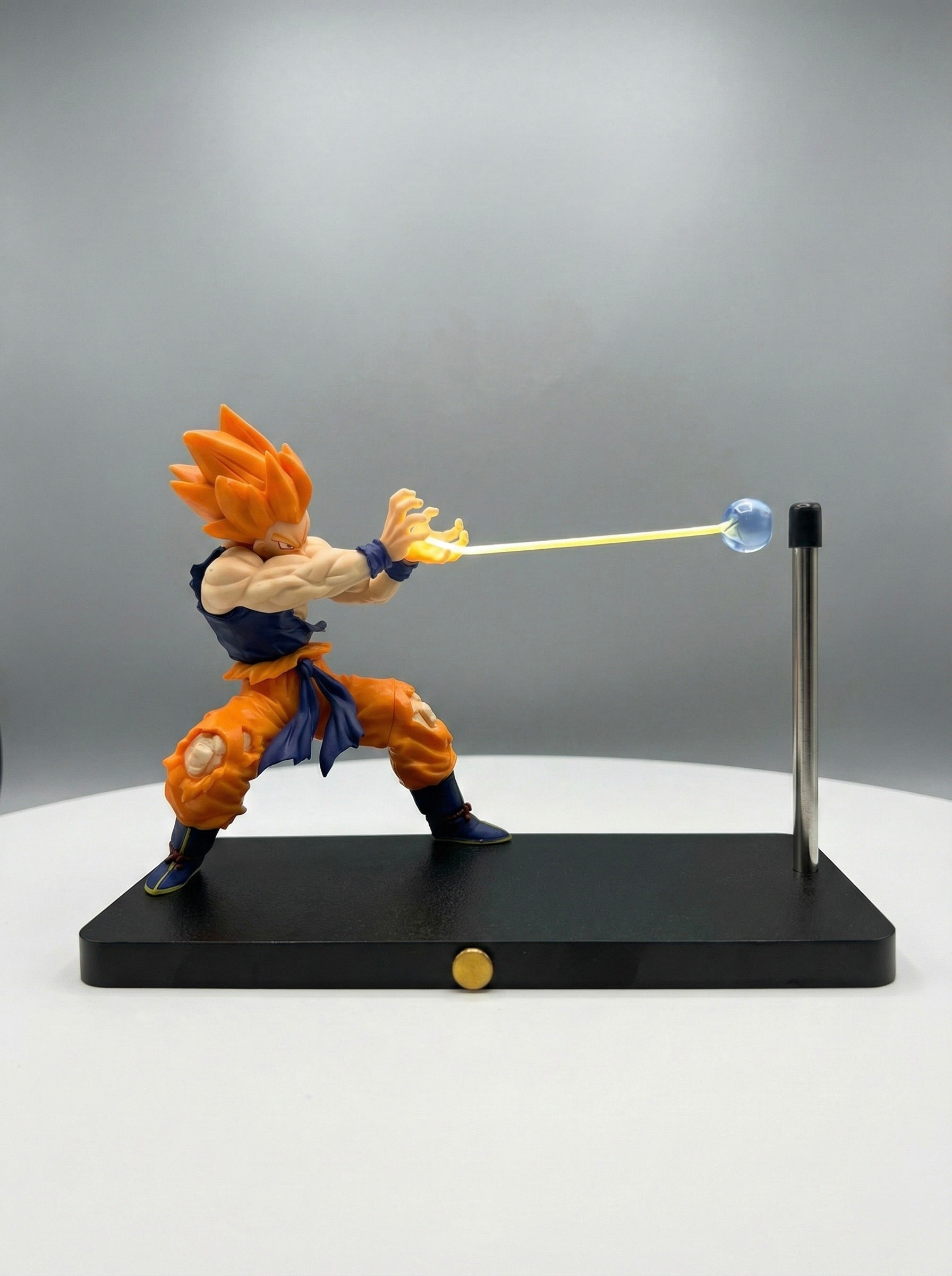 Dragon Ball Z – Super Saiyan Goku Kamehameha Action Figure With LED Li ...